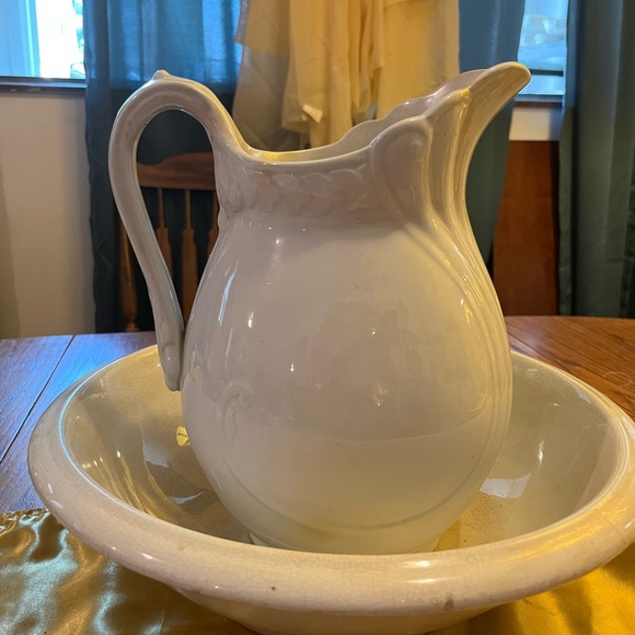 Dining | Elegant White Ceramic Pitcher And Bowl Set | Poshmark